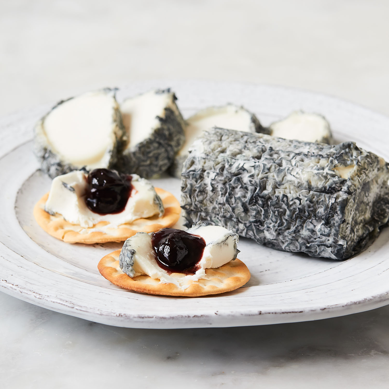 Sainte-Maure – a tangy, lemony goat’s milk cheese | Murray's Cheese
