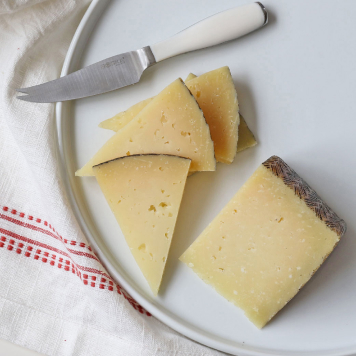 Idiazábal - a nutty, smoky Basque sheep’s milk cheese | Murray's Cheese