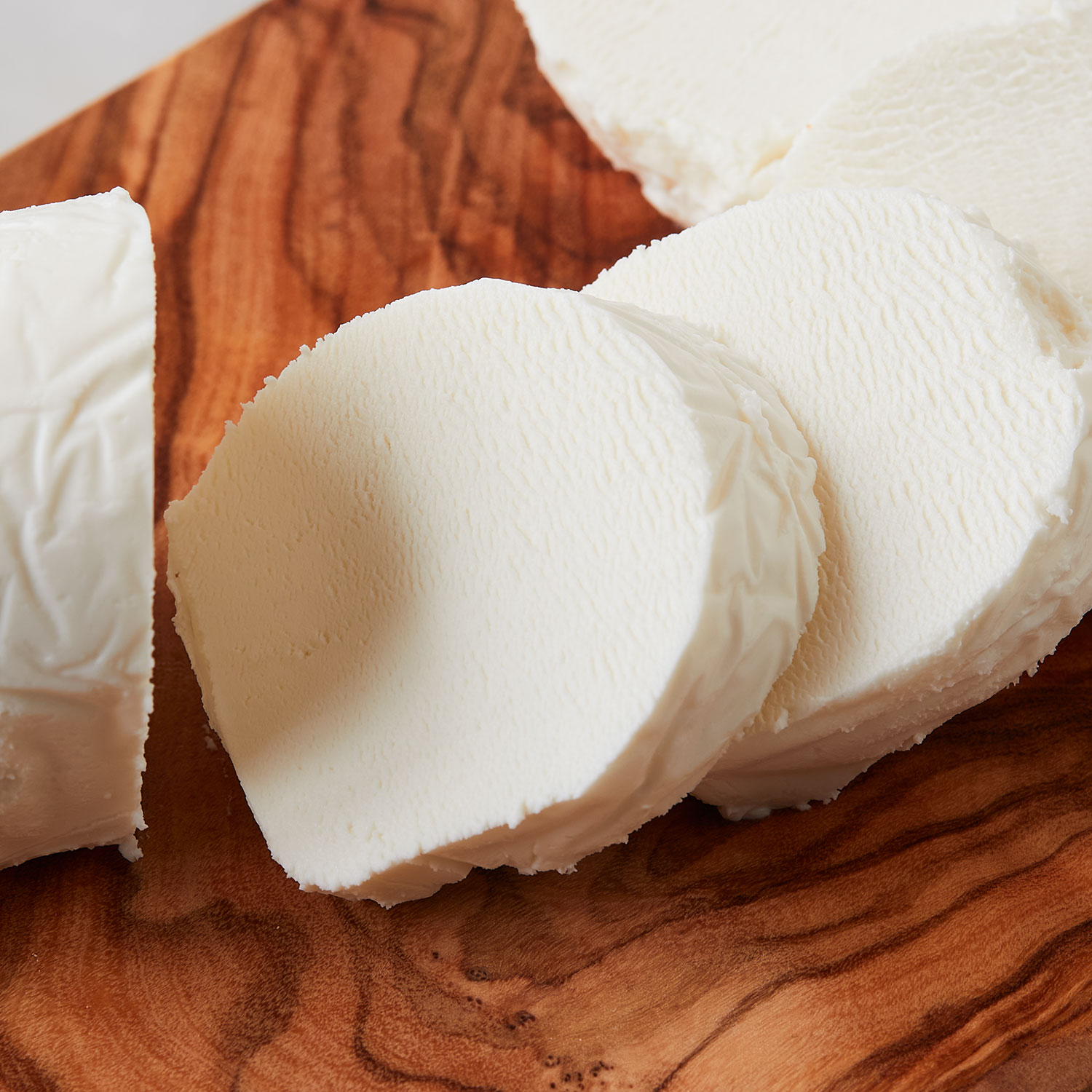Vermont Creamery Small Goat Log – tangy, crisp goat cheese | Murray's ...