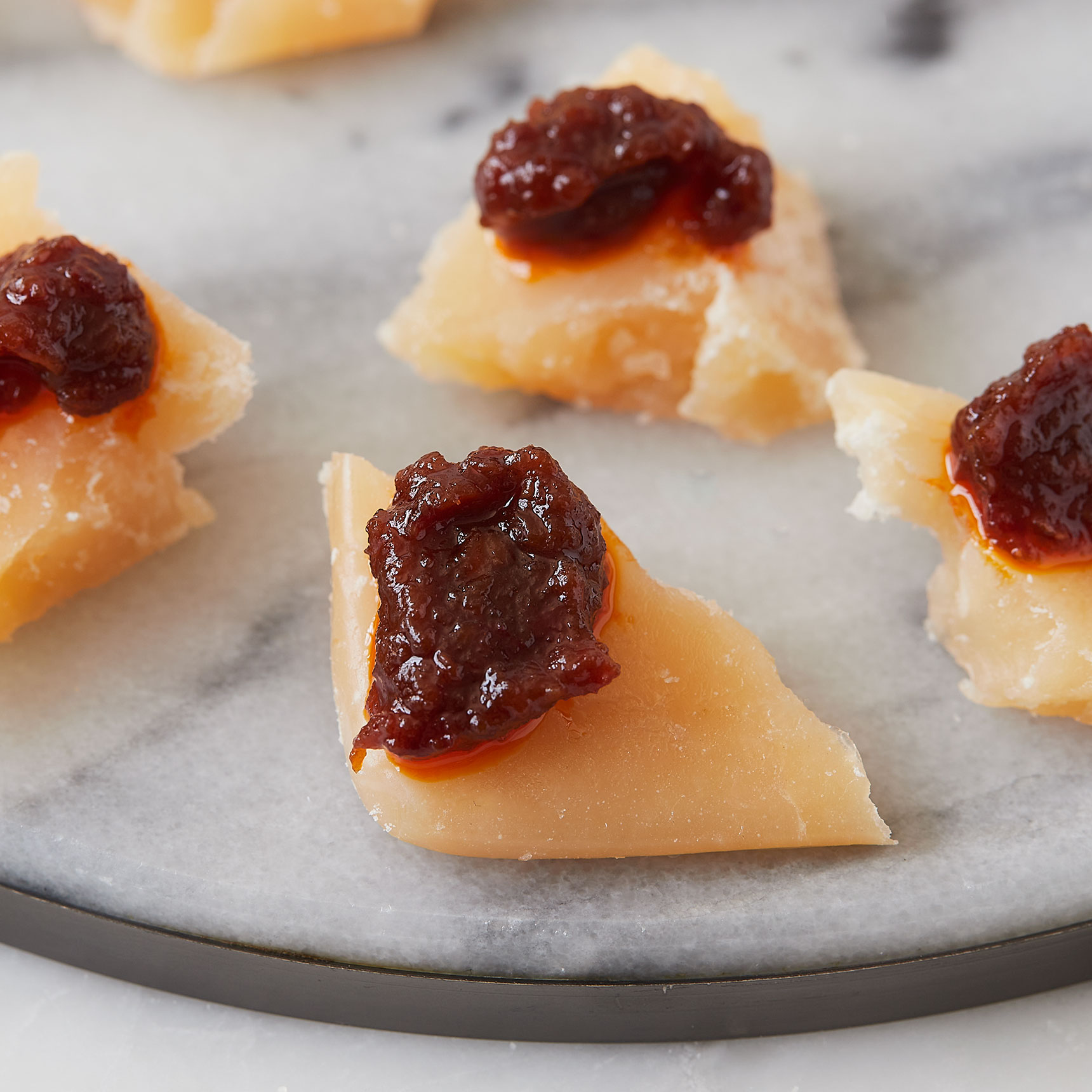 Beecher’s Handmade Cheese Sheep Sheep Truckle – clothbound | Murray's ...