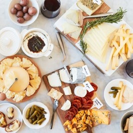 Cotswold – a creamy, Double Gloucester cheese with onions and chives ...