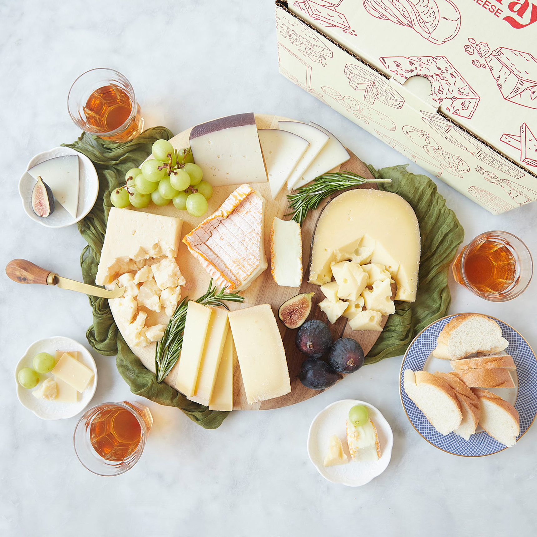 Cheeses of the World Sampler - a gift box of six cheese icons | Murray ...