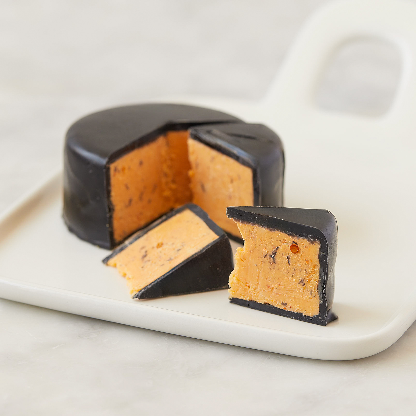 Godminster Devil’s Dance Red Chili Cheddar – a spicy cheese | Murray's ...