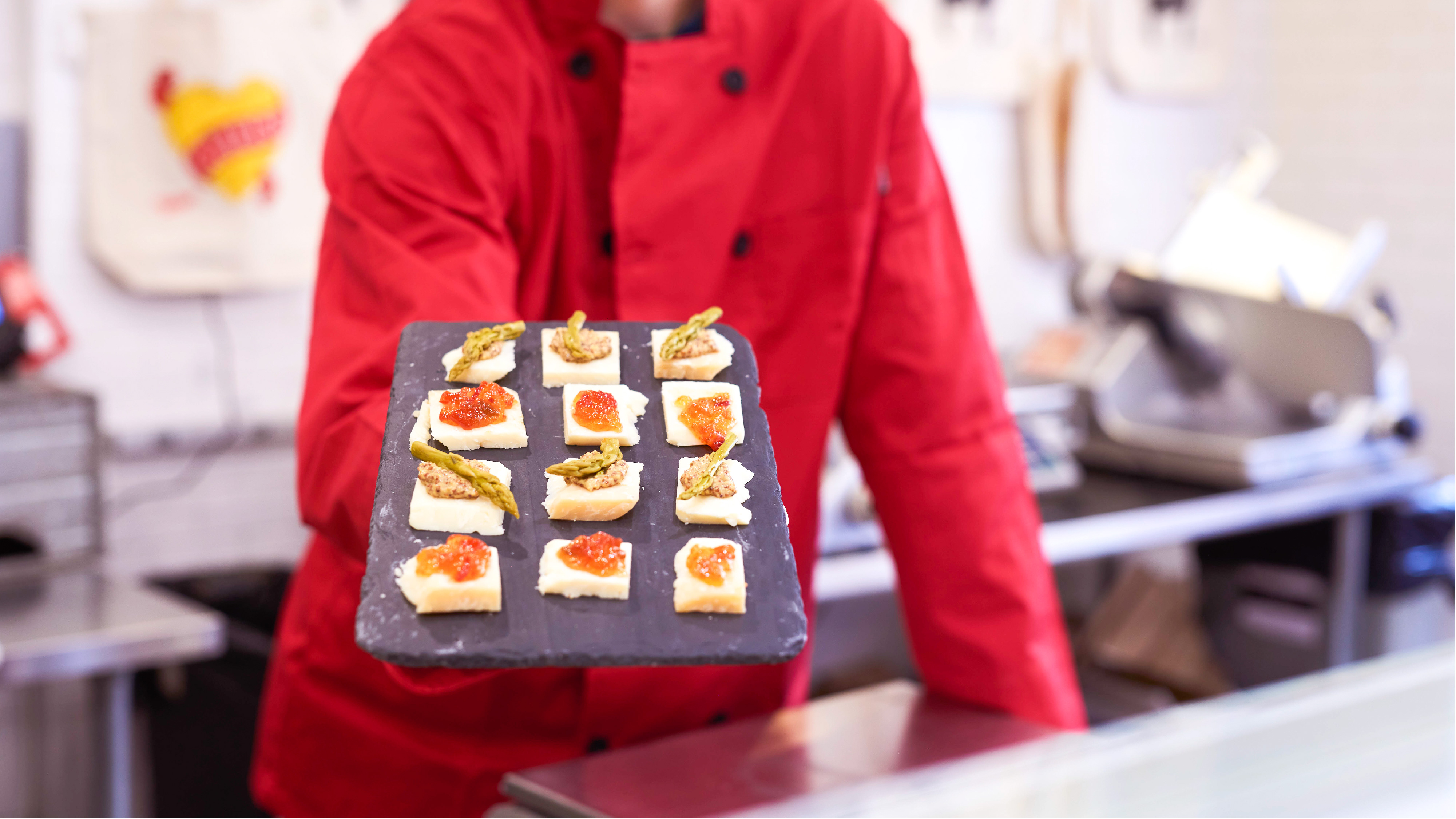 Cotswold – a creamy, Double Gloucester cheese with onions and chives ...