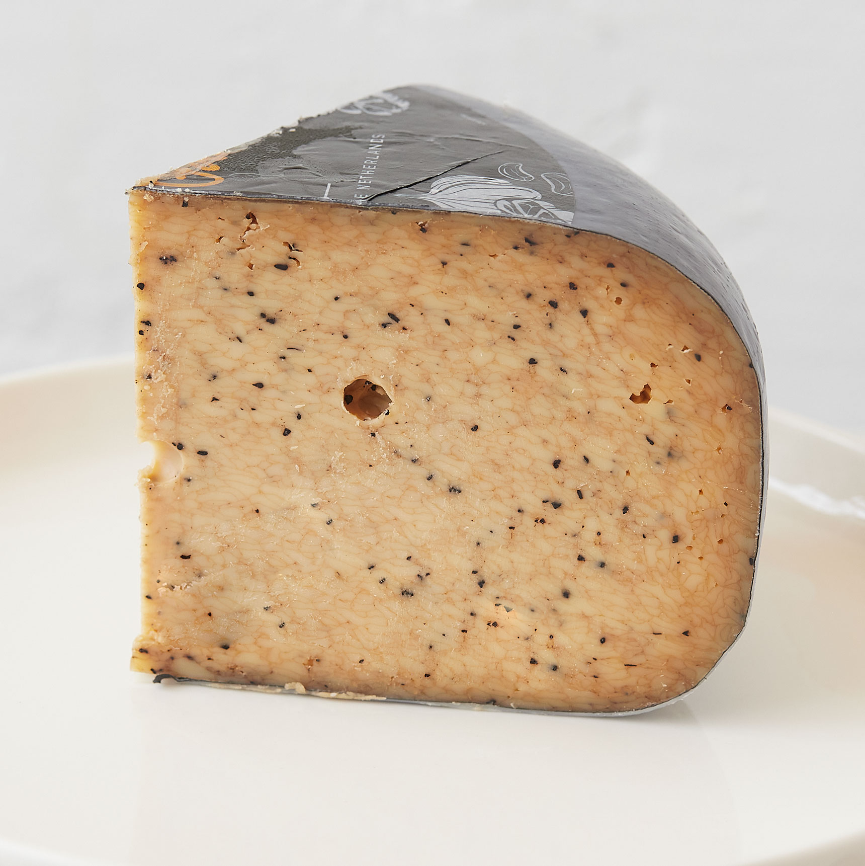 Artikaas Black Garlic Gouda – a uniquely flavored Dutch gouda | Murray ...