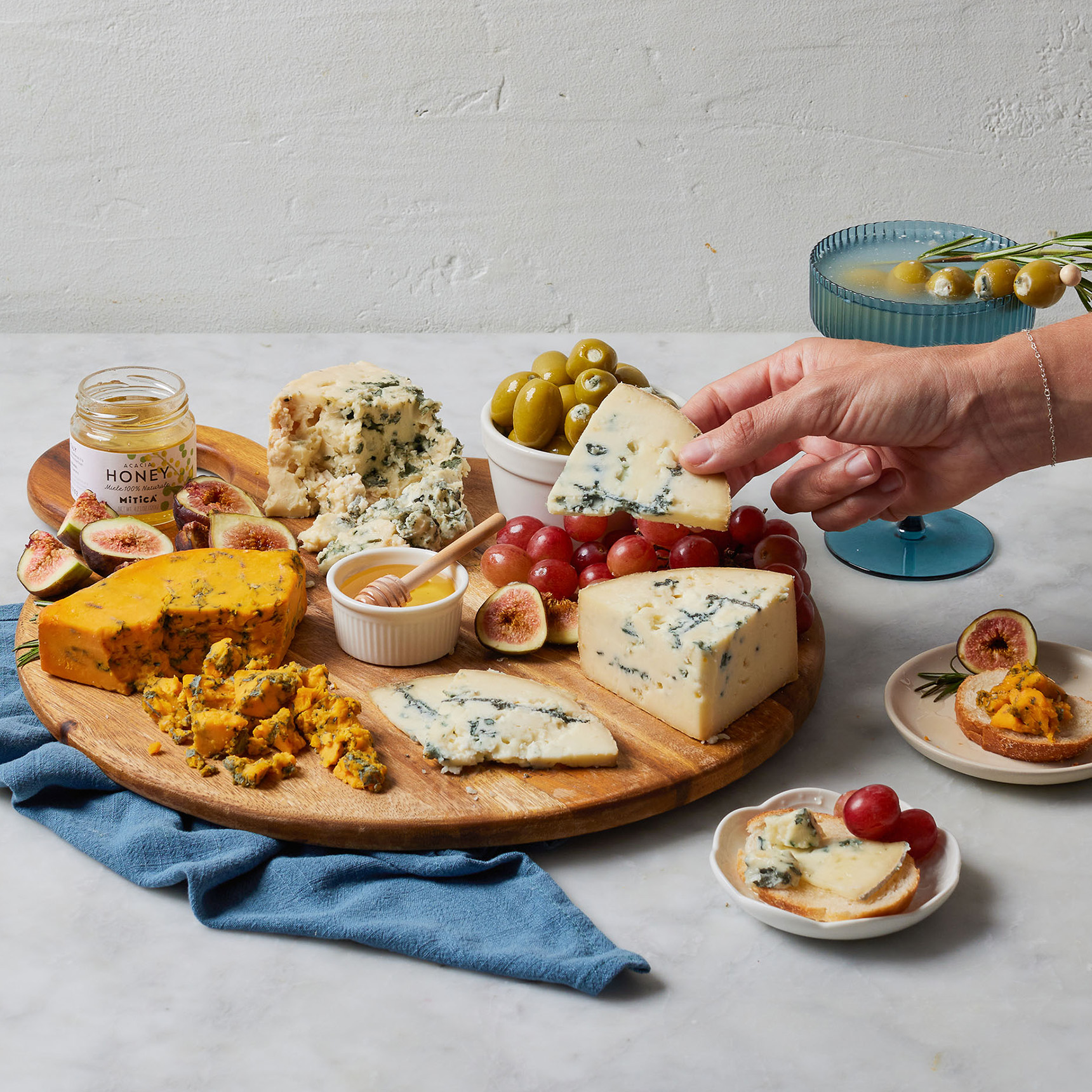 Blue Cheese Lover’s Collection – a gift box of bold cheeses | Murray's ...